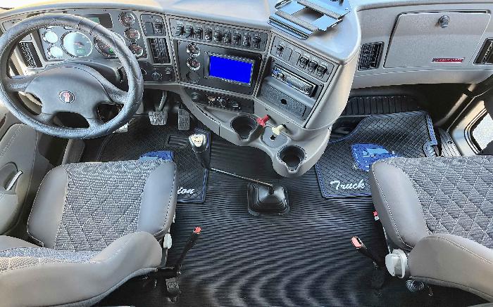 Kenworth T700 Interior